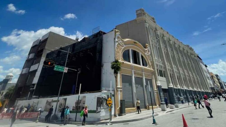 Starbucks revive el Edificio Antonio Bou en el centro histórico de San Salvador - Publimetro El ...